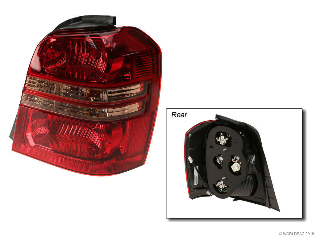 Canada 2002 Toyota Tail Light Assembly - AutoPartsWAY.ca