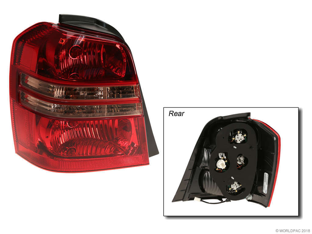 Canada 2002 Toyota Tail Light Assembly - AutoPartsWAY.ca